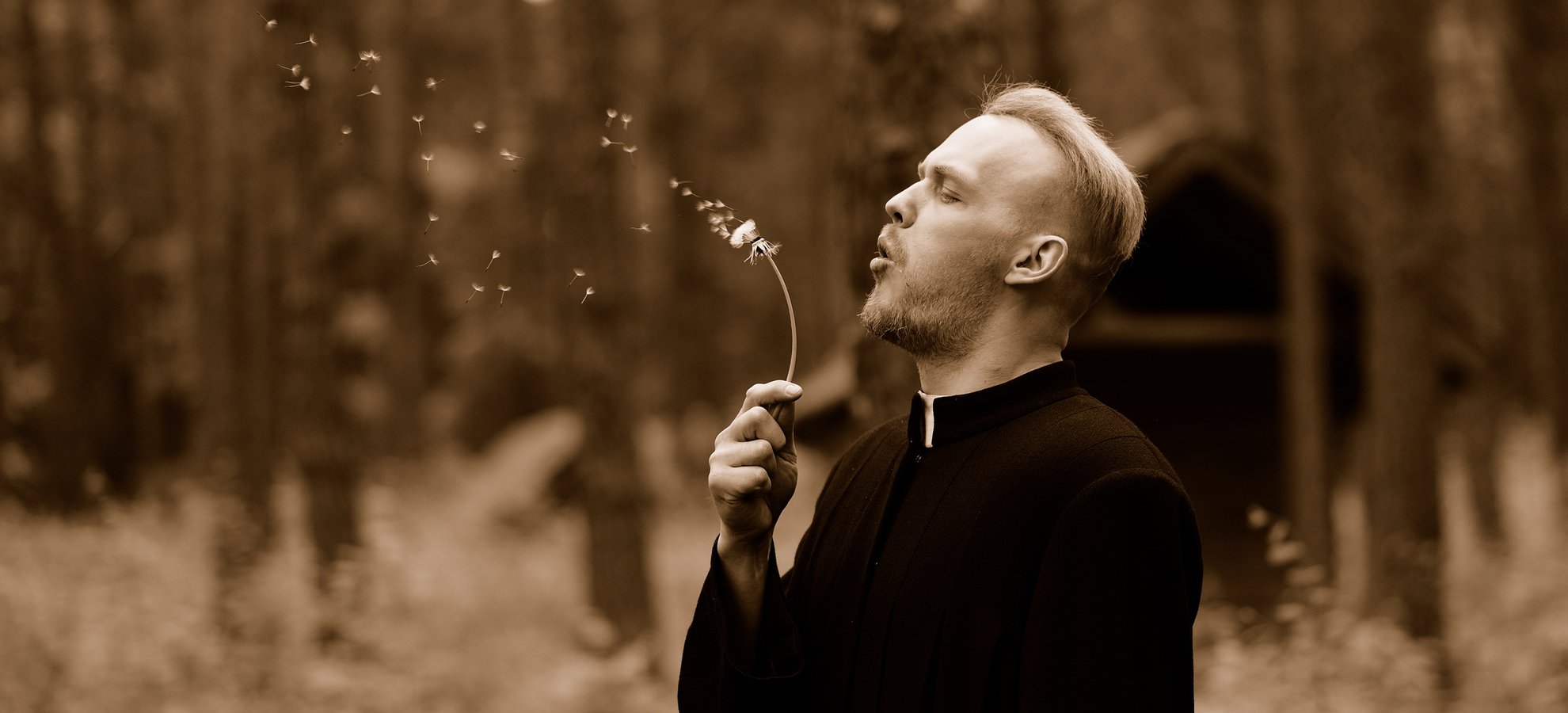 Jaunās sezonas 1. pirmizrāde būs Ingas Ābeles "Klūgu mūks" Indras Rogas ...